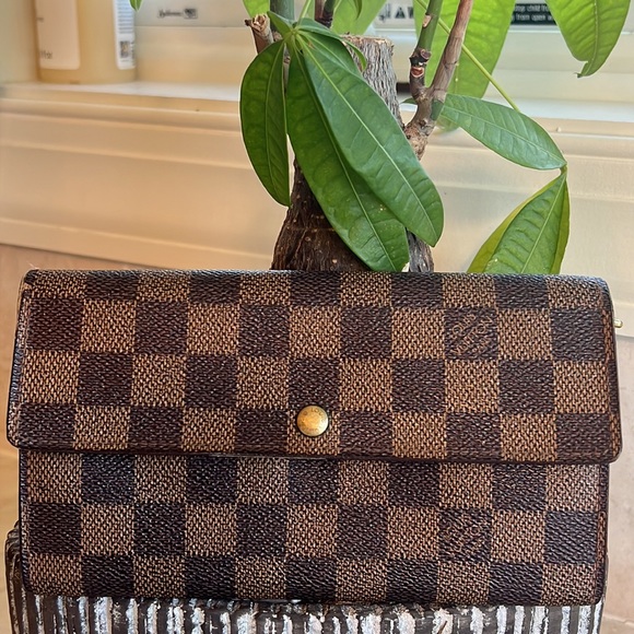 Louis Vuitton | Bags | Louis Vuitton Damier Wallet | Poshmark